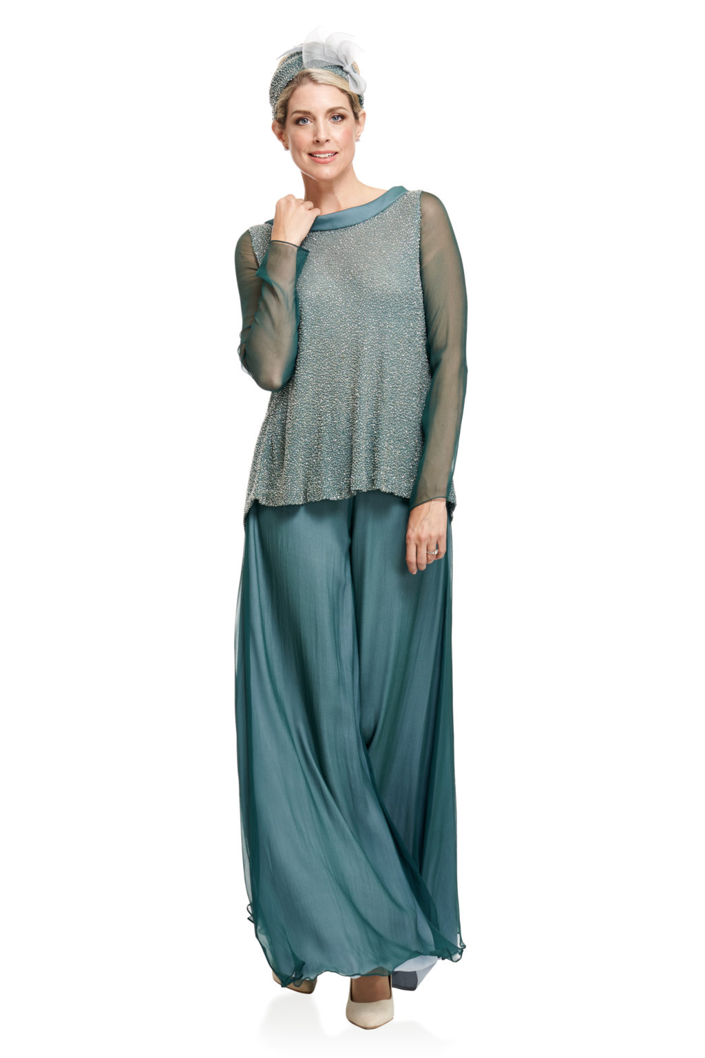 8 Floaty and Elegant Mother of the Bride Trouser Suits